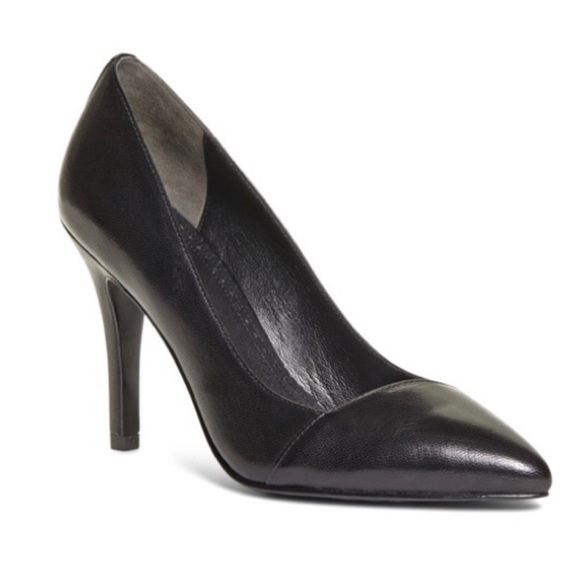 Brooks Brothers | Shoes | Brooks Brothers Black Leather Pumps Sz 9 ...